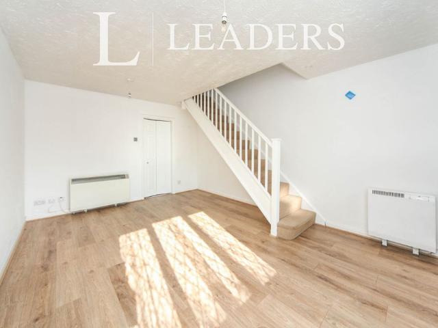 2 bedroom house to rent Pytchley Close, Luton, Bedfordshire, LU2