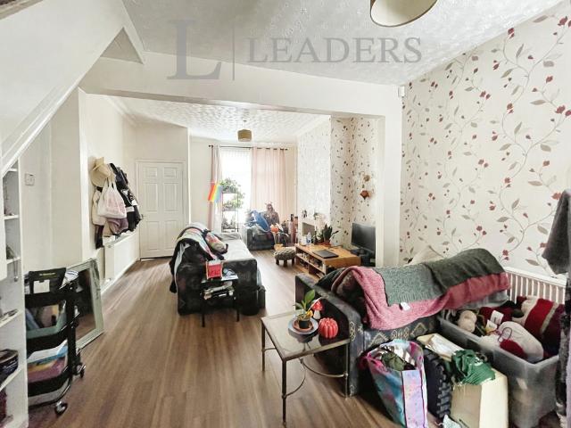 2 bedroom house to rent Romney Street, Salford, M6