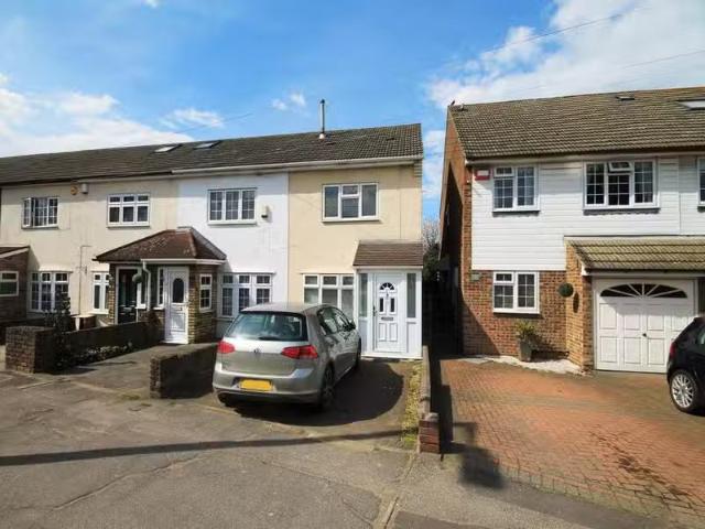 2 bedroom House to rent, South End Road, Rainham, RM13 £1,600.