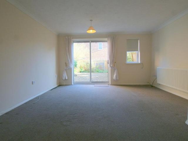 2 bedroom house to rent Snowberry Crescent, Havant, PO9