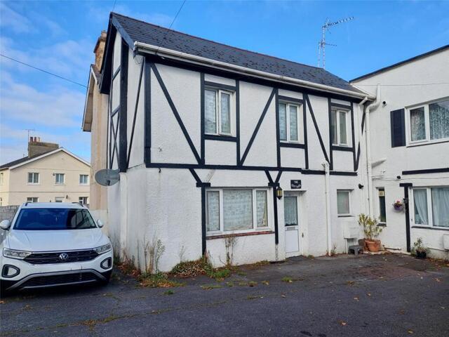 2 Bedroom House Torquay Torbay 99773989