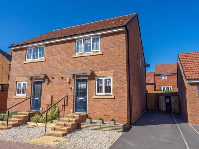 2 Bedroom House Taunton Somerset LS99161608