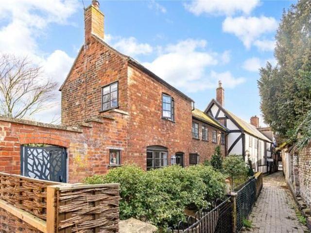2 Bedroom House Tewkesbury Gloucestershire 101931552