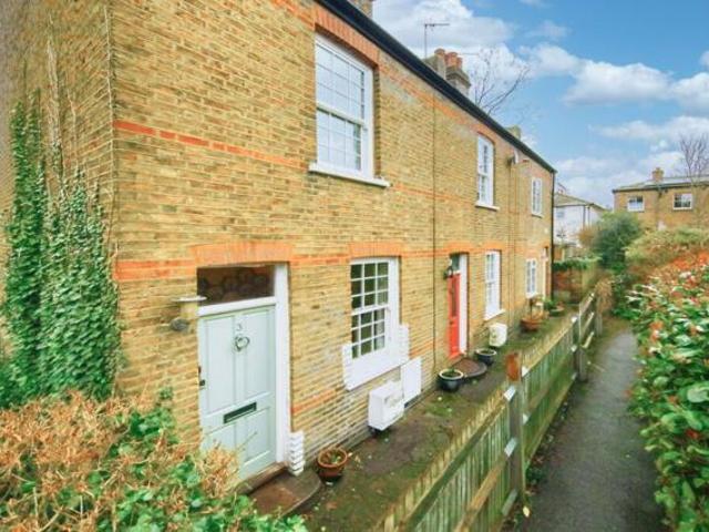 2 Bedroom House Teddington Greater London 99773888