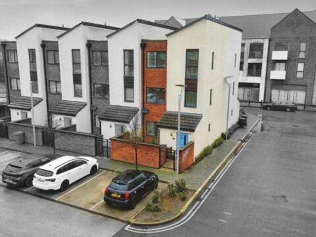 2 Bedroom House Telford Telford And Wrekin 99895350