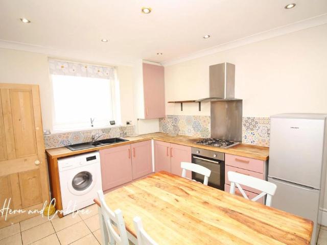 2 Bedroom House Terraced