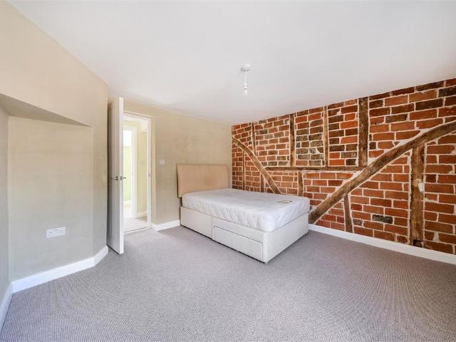 2 bedroom house terraced