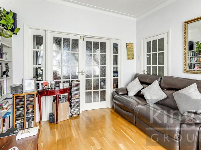 2 Bedroom House Terraced To Let