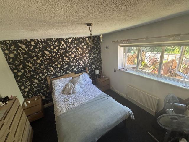 2 bedroom house terraced to rent