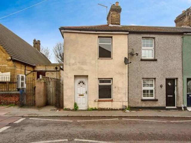2 Bedroom House Thurrockc Great London LS99895130