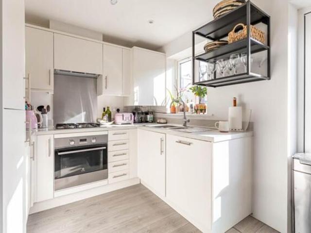 2 Bedroom House Thatcham West Berkshire 98903306