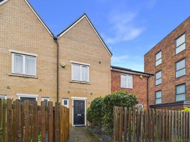 2 Bedroom House Tilehurst Reading 99344839