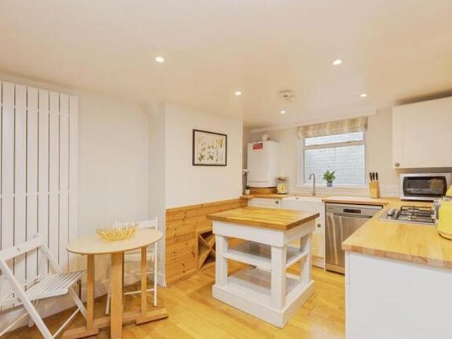2 Bedroom House Tunbridge Wells Kent 99054923