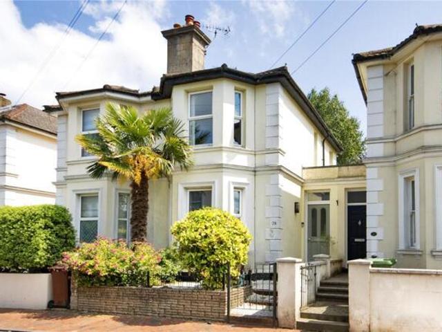 2 Bedroom House Tunbridge Wells Kent LS98477656