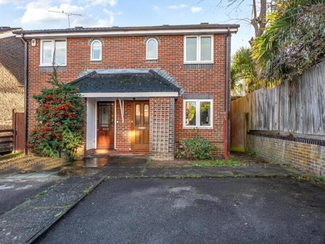 2 Bedroom House Twyford Wokingham 98262504