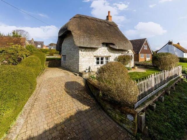 2 Bedroom House Upton Oxfordshire LS100456316