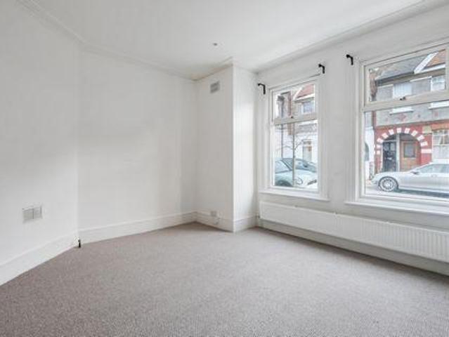 2 Bedroom House Upper Tooting England LS102116803