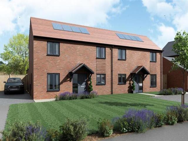 2 Bedroom House Yarmouth Isle Of Wight LS100426680