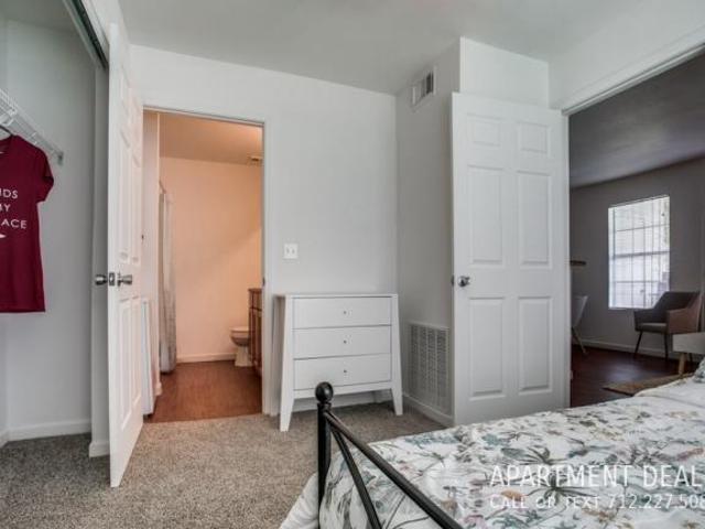 2 bedroom, Houston TX 77049 LS77033565