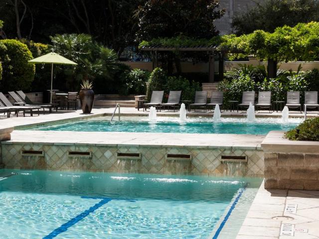 2 bedroom, Houston TX 77056 38910136