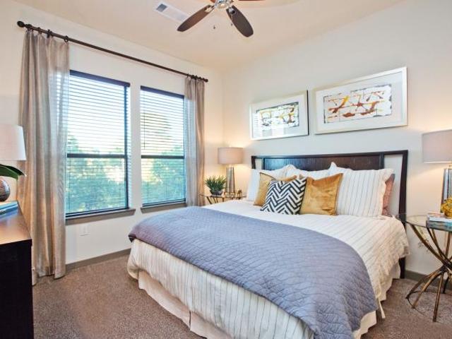 2 bedroom, Houston TX 77079 LS28409750