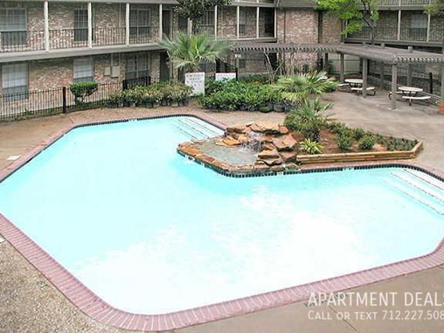 2 bedroom, Houston TX 77081 77330458