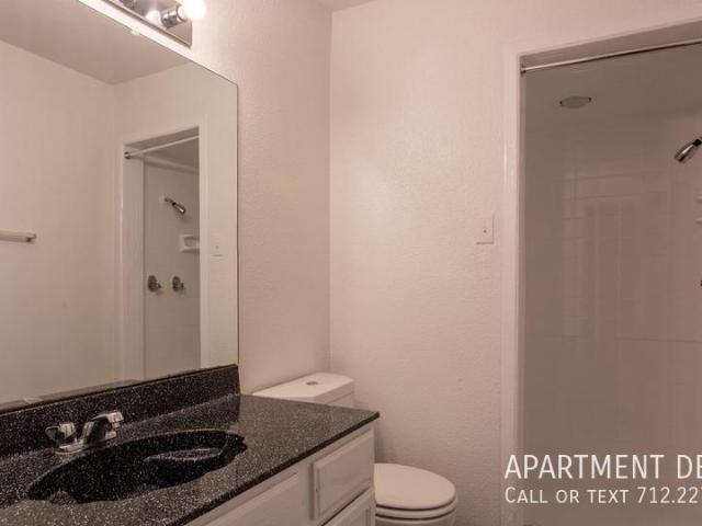 2 bedroom, Houston TX 77081 77330646