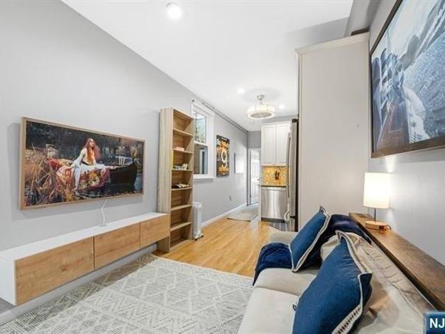 2 bedroom, Hoboken NJ 07030 102724248