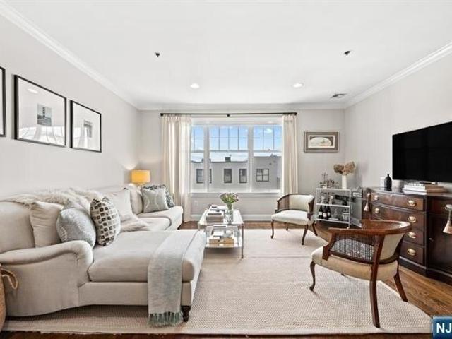 2 bedroom, Hoboken NJ 07030 102258148