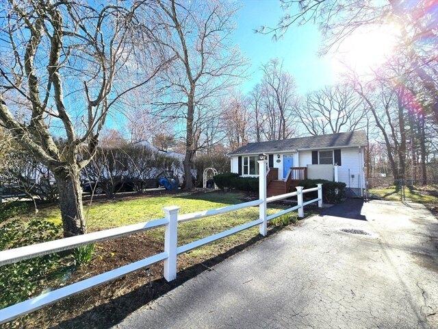 2 bedroom, Holbrook MA 02343 LS102409705