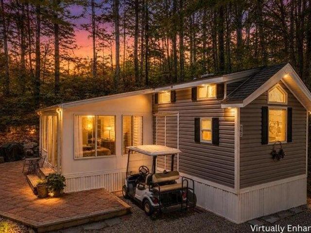 2 bedroom, Holderness NH 03245 105158245