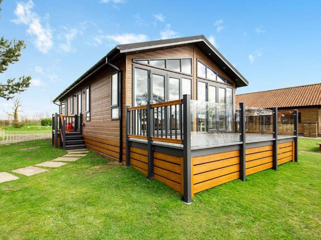 2 bedroom holiday lodge for sale