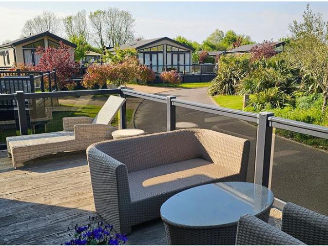 2 bedroom holiday lodge for sale