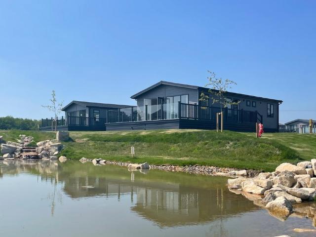 2 bedroom holiday lodge for sale