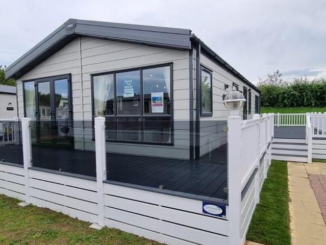 2 bedroom holiday lodge for sale