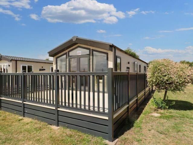 2 bedroom holiday lodge for sale