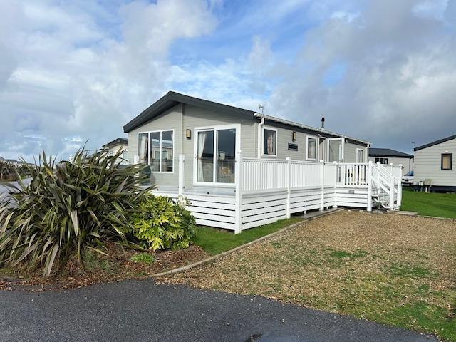 2 bedroom holiday lodge for sale