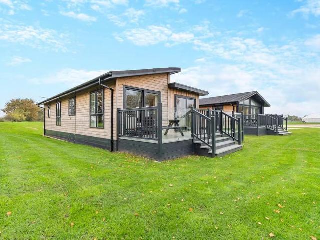 2 bedroom holiday lodge for sale