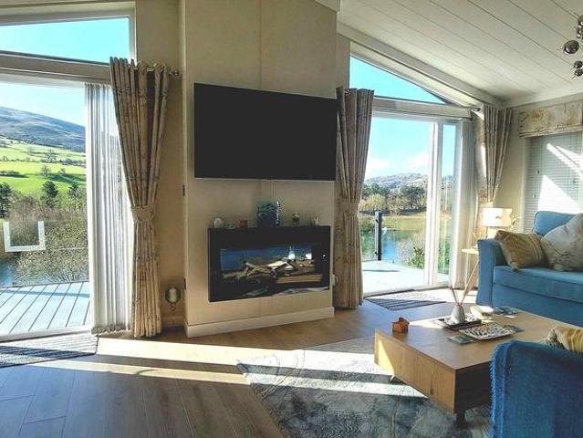 2 bedroom holiday lodge for sale
