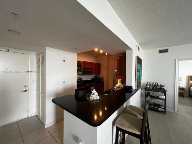 2 bedroom, Hollywood FL 33180 83002031