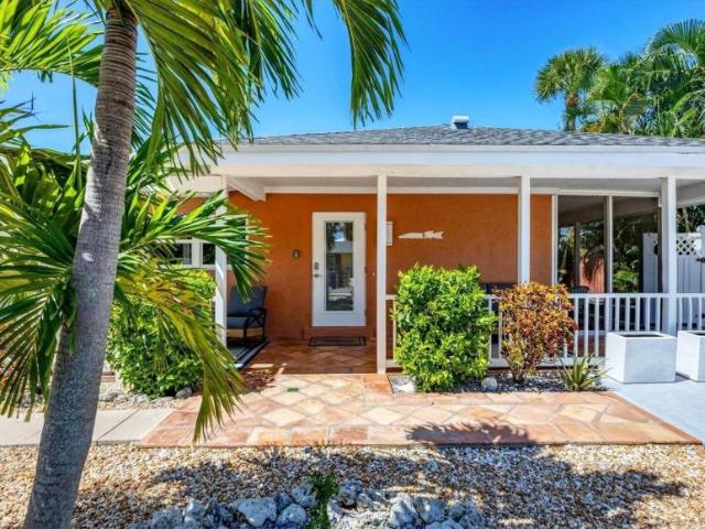 2 bedroom, Holmes Beach FL 34217 102397050