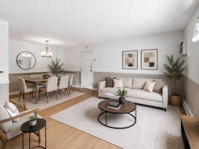 2 bedroom, Holyoke MA 01040 104920632