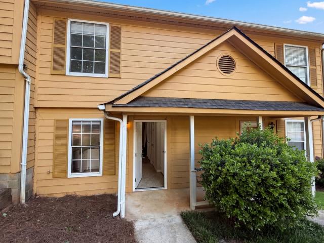 2 Bedroom Home for Rent at 4037 Briarhill Dr, Charlotte, NC 28215 Oak Forest
