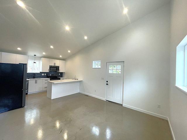 2 Bedroom Home for Rent at 4038 Se 76th Ave, Portland, OR 97206 Foster Powell