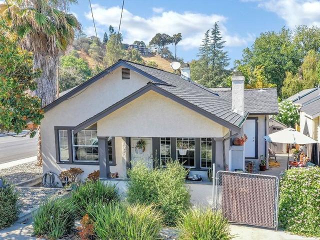 2 Bedroom Home for Rent at 405 Arreba St, Martinez, CA 94553