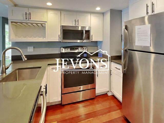 2 Bedroom Home for Rent at 420 Valley St, Seattle, WA 98109 Lower Queen Anne