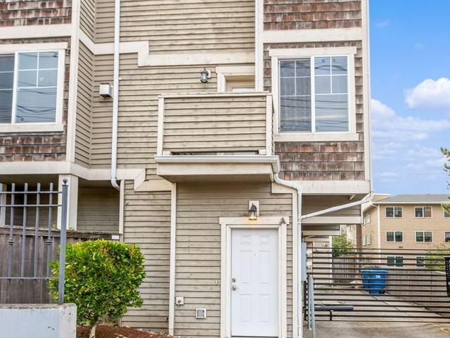 2 Bedroom Home for Rent at 4346 7th Ave Ne #A, Seattle, WA 98105 University District