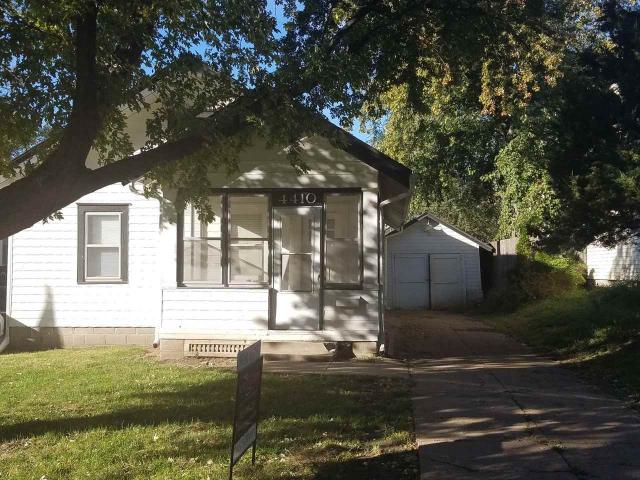 2 Bedroom Home for Rent at 4410 Cass St, Omaha, NE 68131 Joslyn Castle