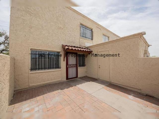 2 Bedroom Home for Rent at 5414 W Lynwood St, Phoenix, AZ 85043
