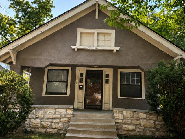 2 Bedroom Home for Rent at 5424 Charlotte St, Kansas City, MO 64110 Western 49 63